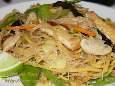 Vegetarian Mixed Pansit Guisado. Stirfried Vegtable Noodles