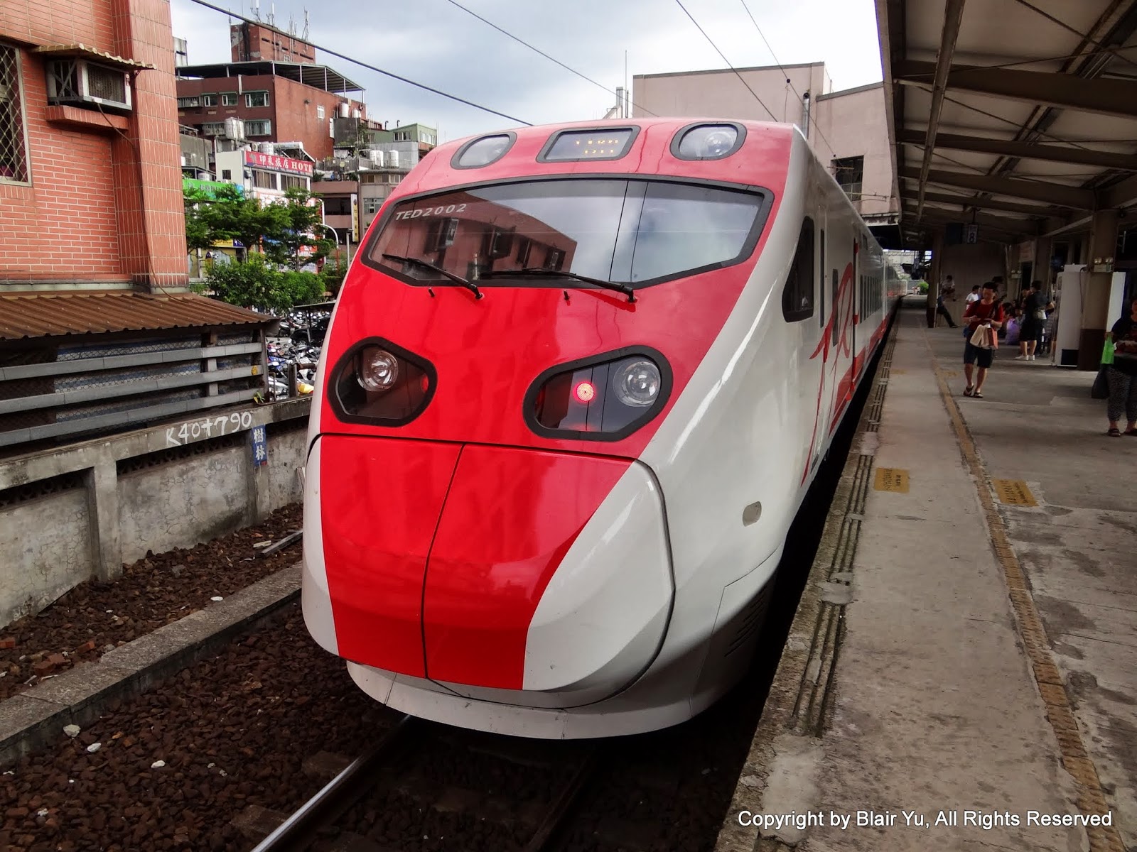 Blair's 鐵道攝影: TEMU2002傾斜式電聯車 (普悠瑪號 Puyuma Express)