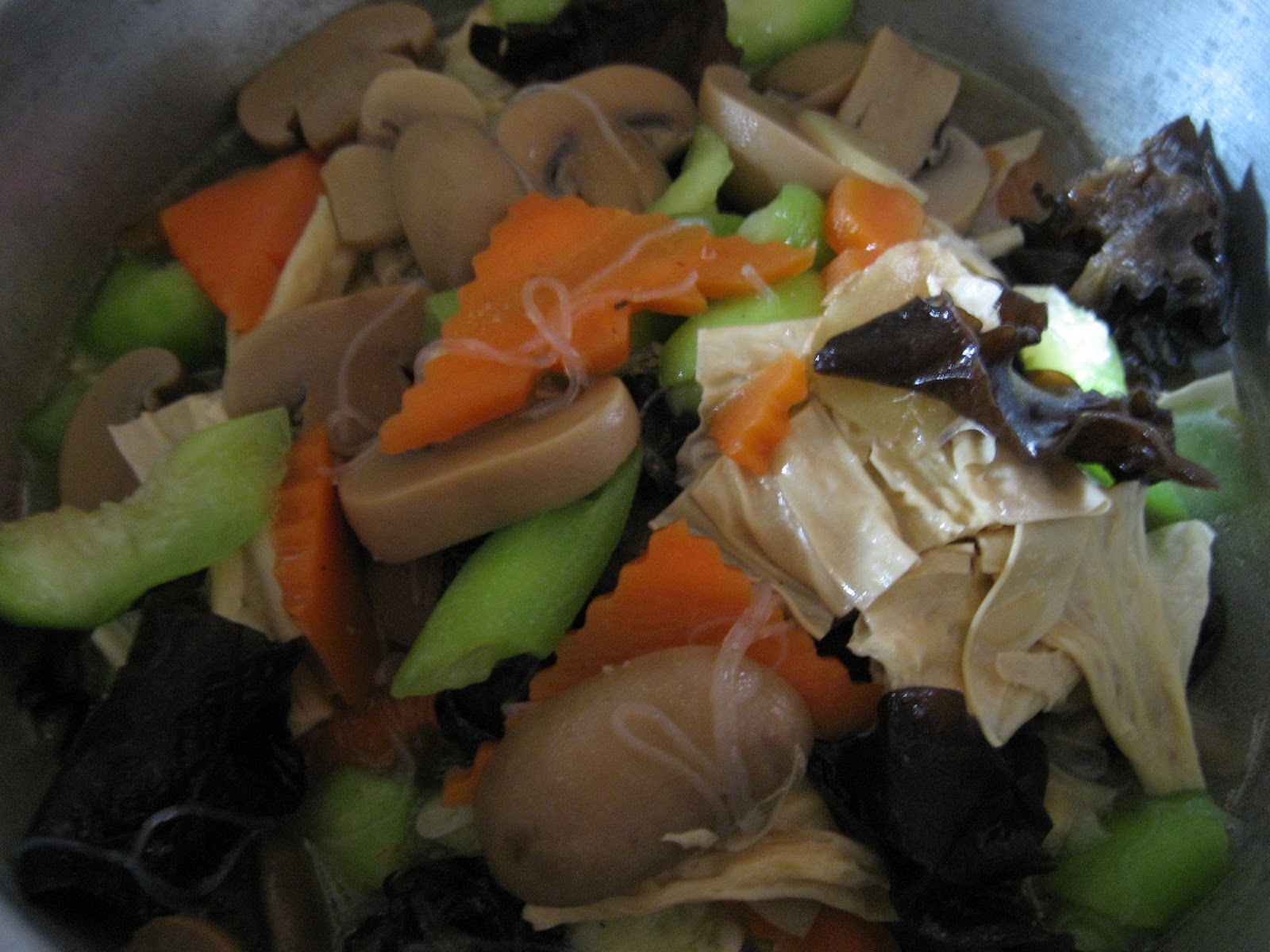 Cooking Pleasure: Stir Fry Loofah with Assorted Ingredients