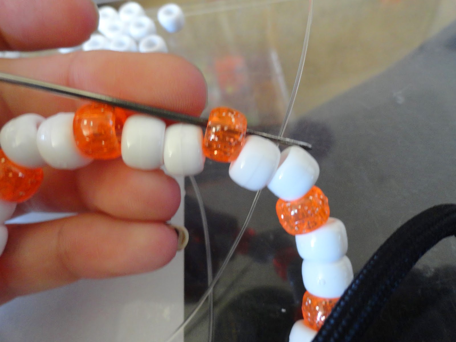 Ooh Piece of Kandi: How To Make: A Standard X-Base Cuff