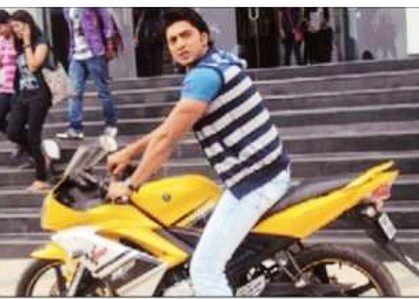 HOT ACTRESSES PICTURES AND GOSSIPS: Paglu2 Bengali Movie Dev and ...