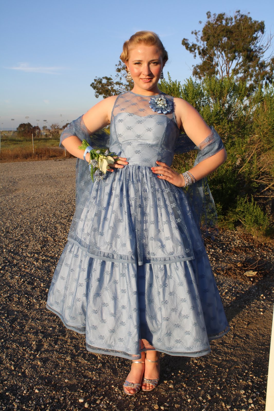 wacky tacky: Sew What?! wacky tacky Goes to the Prom!!