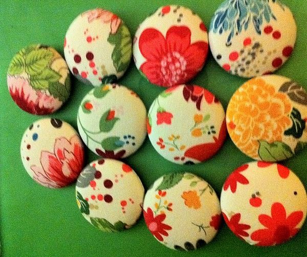 My Stuff Room / Galore-ious Stuff: Fabric Buttons
