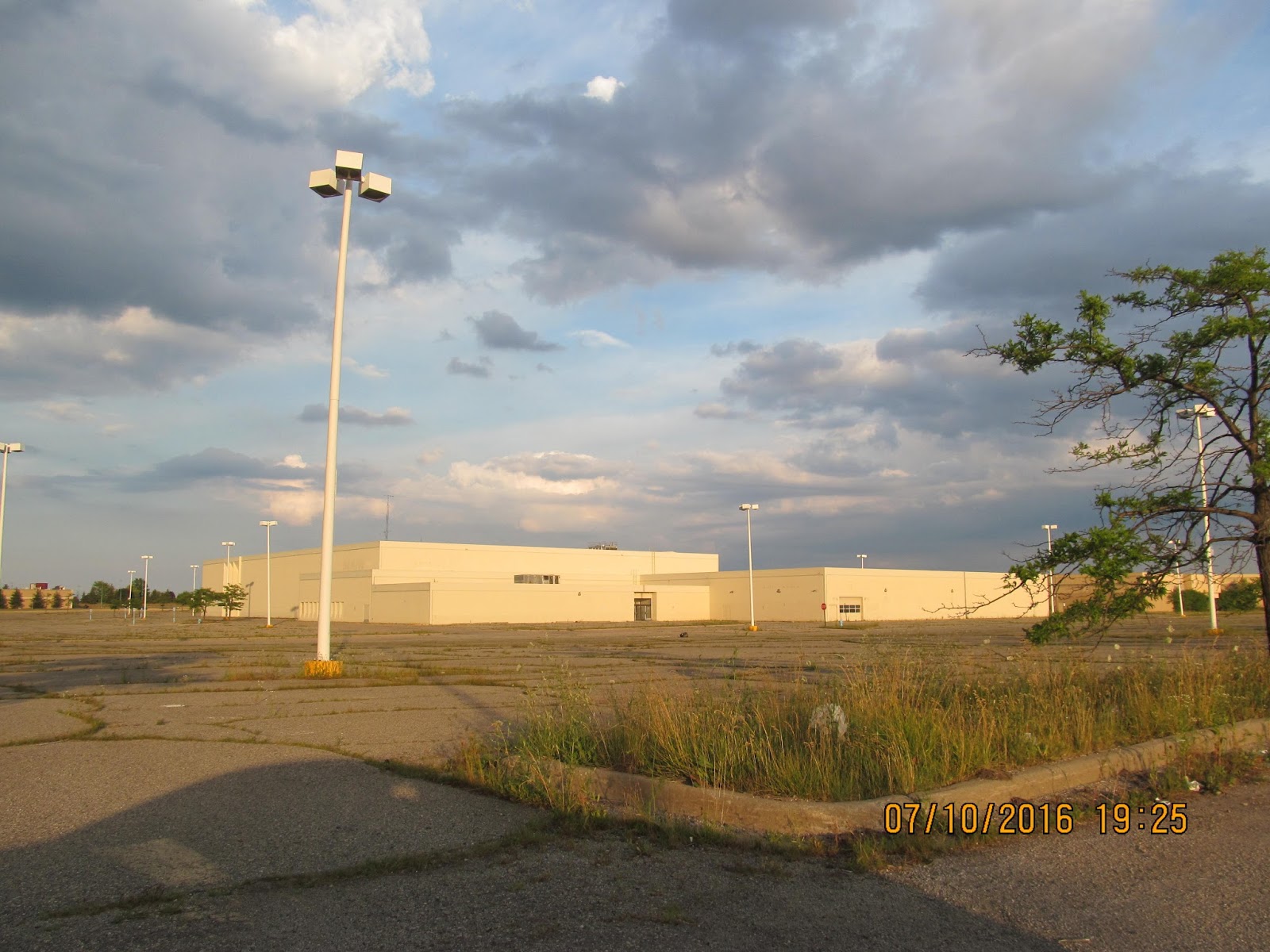 Trip to the Mall: Summit Place Mall- [Waterford Township (Pontiac ...