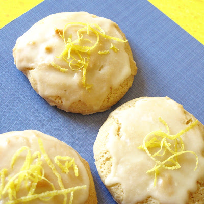 #Recipes: Soft Ginger-Lemon Cookies with Lemon Glaze