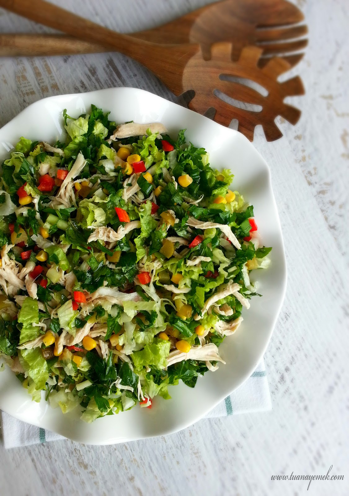 TUANA MUTFAK: TAVUKLU SALATA