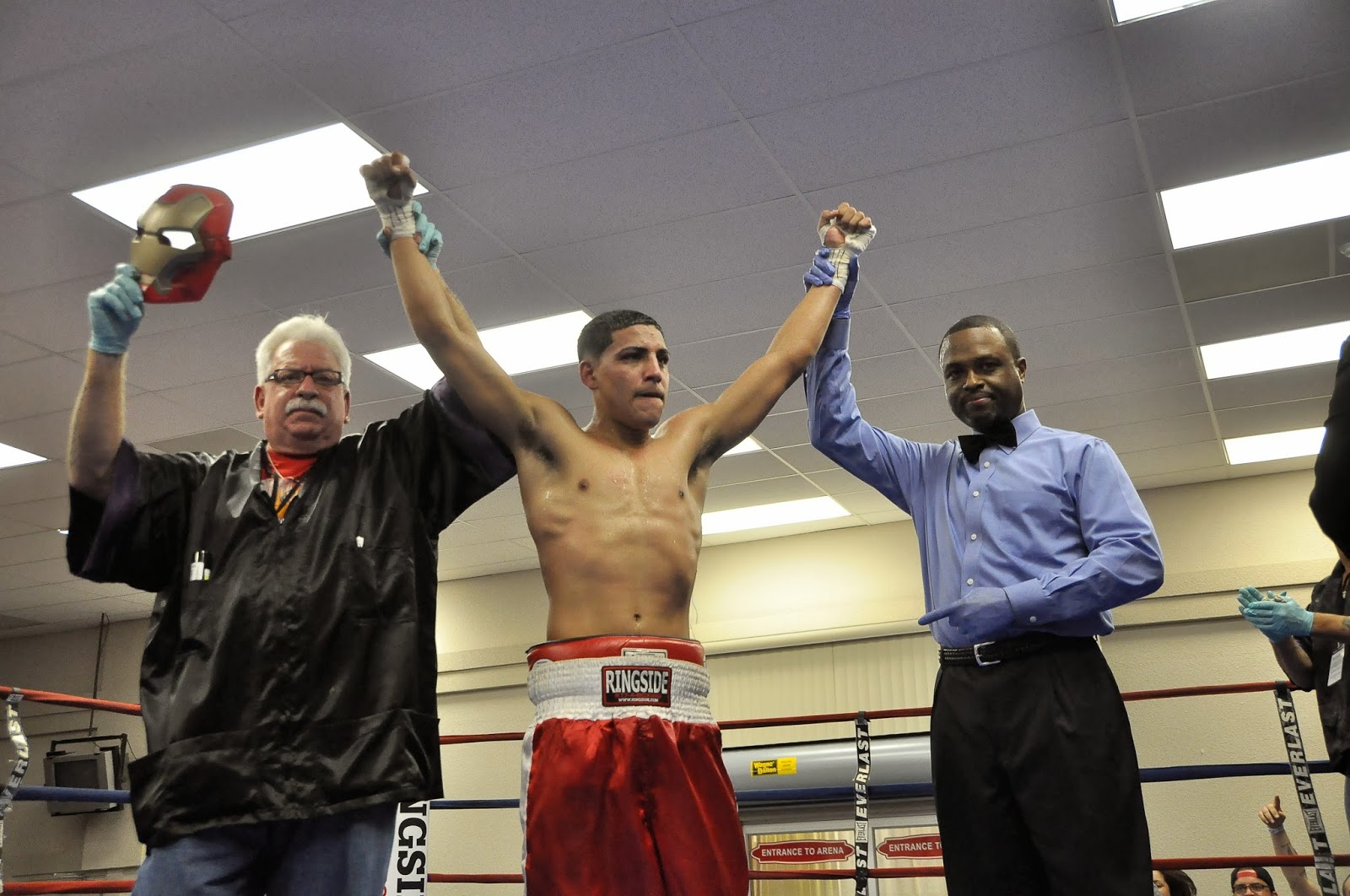 Boxing Along The Beltway: Chinea Wins By TKO Stoppage Over Olinga in Fourth!