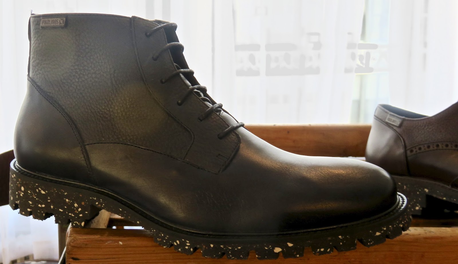 VIBRAM OUTSOLES REIMAGINE SHOES-CUSTOMIZE OPTIONS