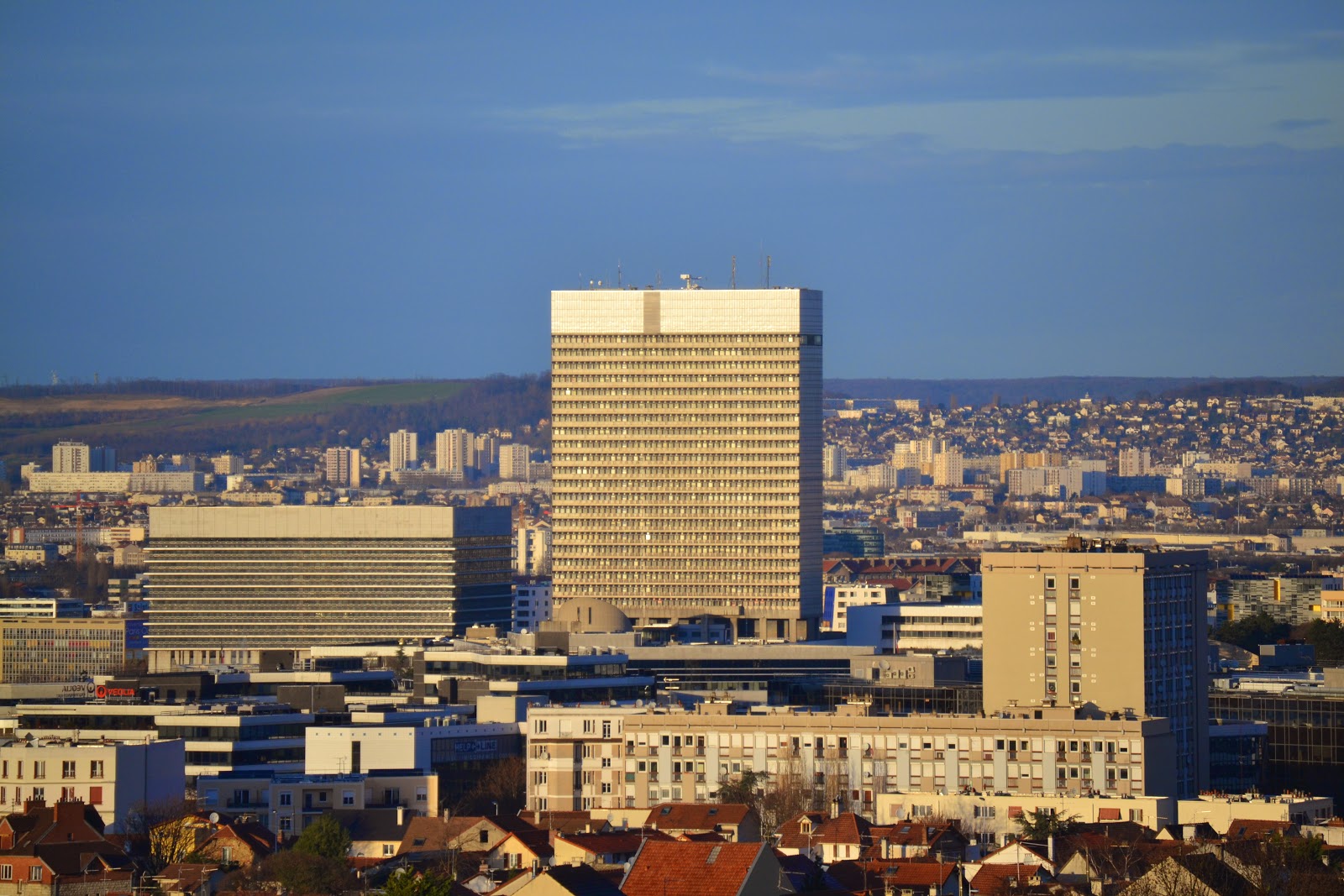 La ville de Nanterre, vue autrement: La prefecture des Hauts de Seine
