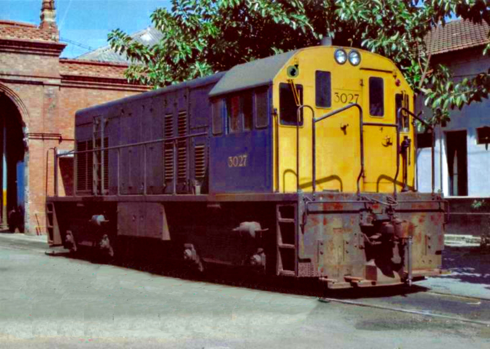 Veículos em Geral: GE U5B 3027 Central do Brasil