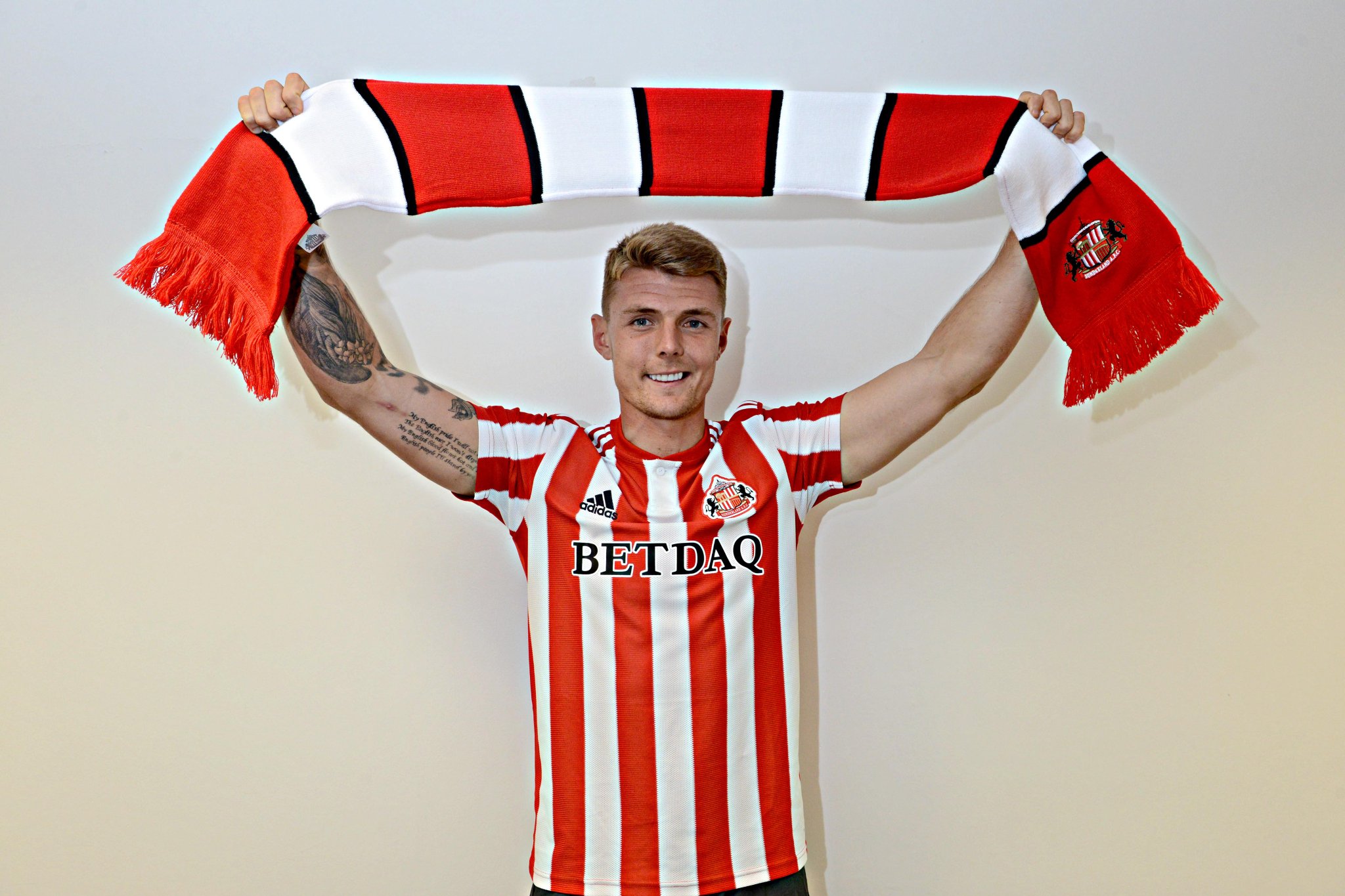 Homer Simpson helps Sunderland announce Max Power signing | inside ...