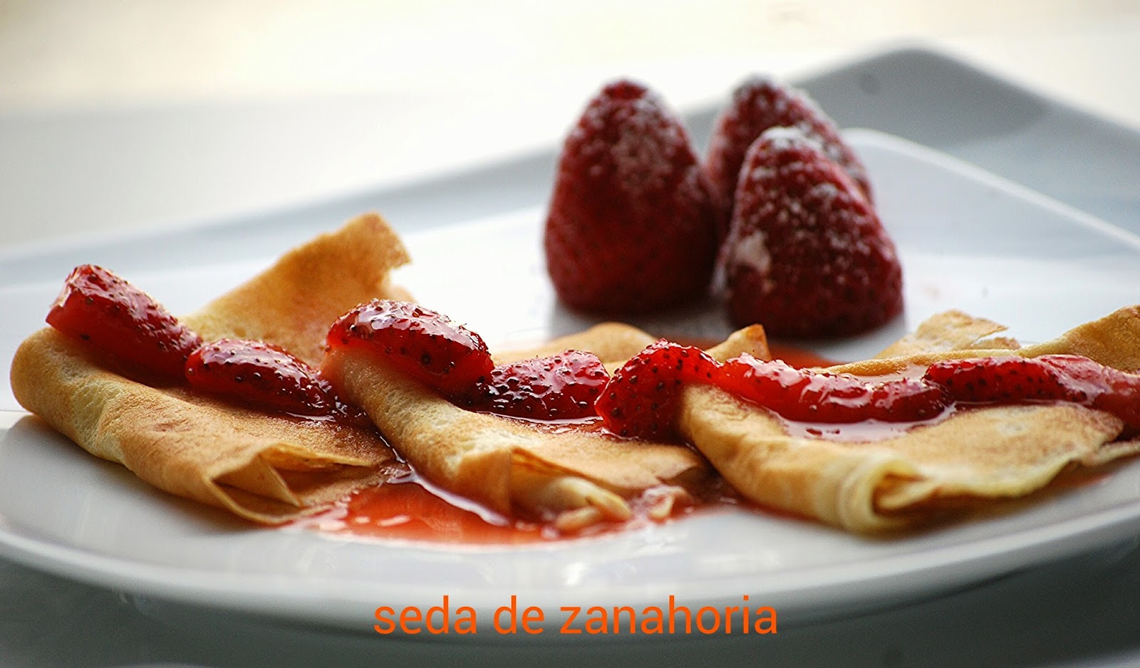 Seda de zanahoria: Crepes con salsa de Fresa