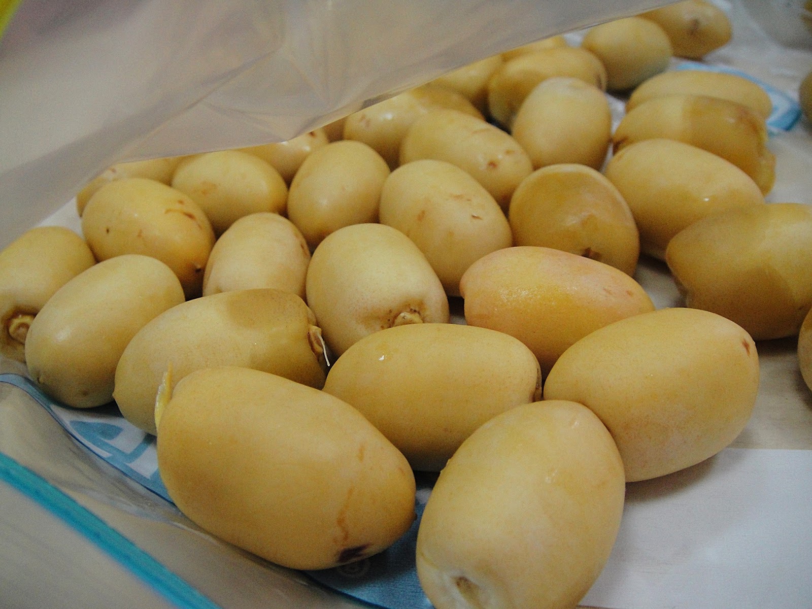 Maryam's Culinary Wonders: 972. Iraqi Frozen Dates