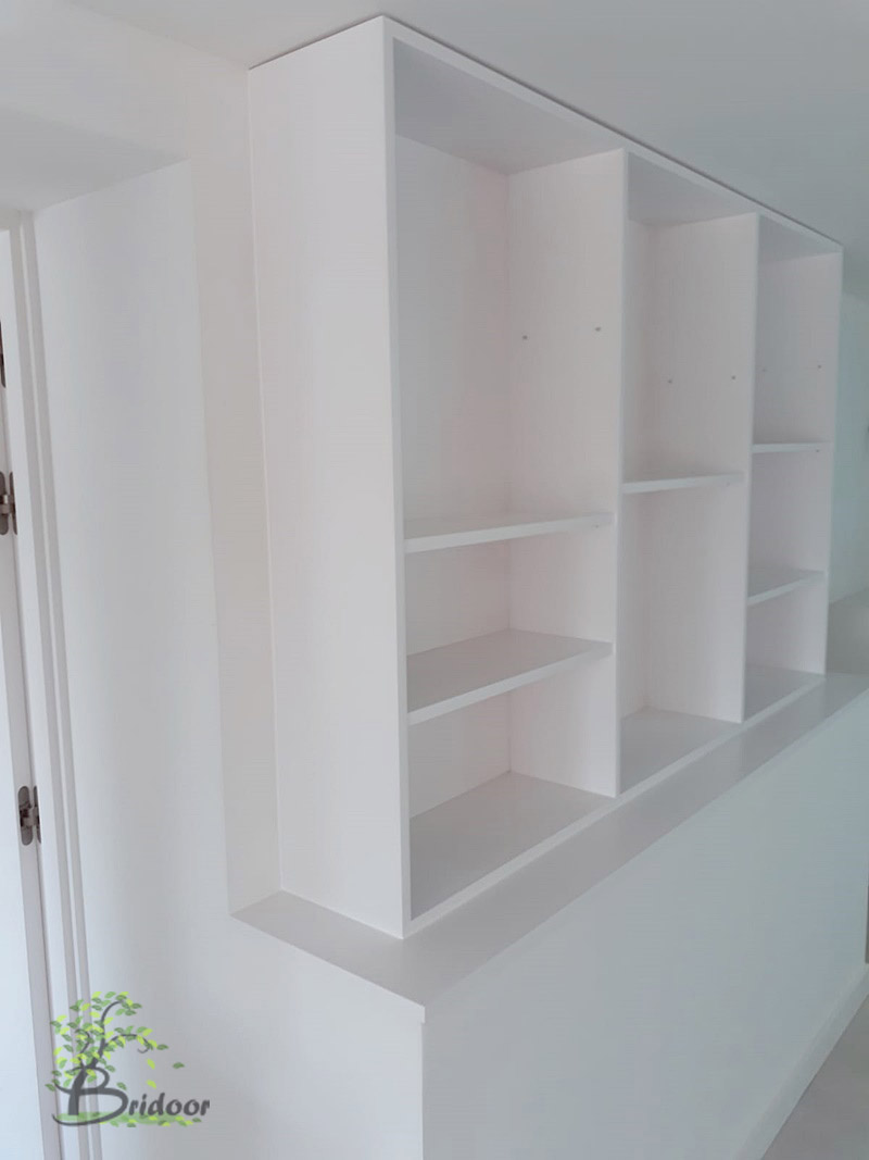 Bridoor S.L: Vivienda con madera natural y madera lacada en Boadilla ...