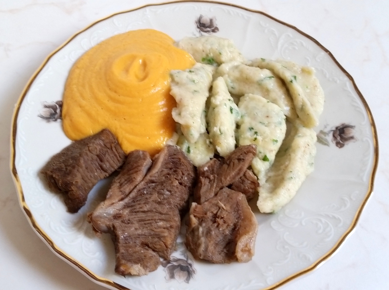 Viki Egyszerű Konyhája: Vadas marha - GLASS RUBIN segítséggel