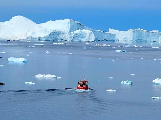 Blue Dot Travel: Iceland - Lots of green and lots of ice