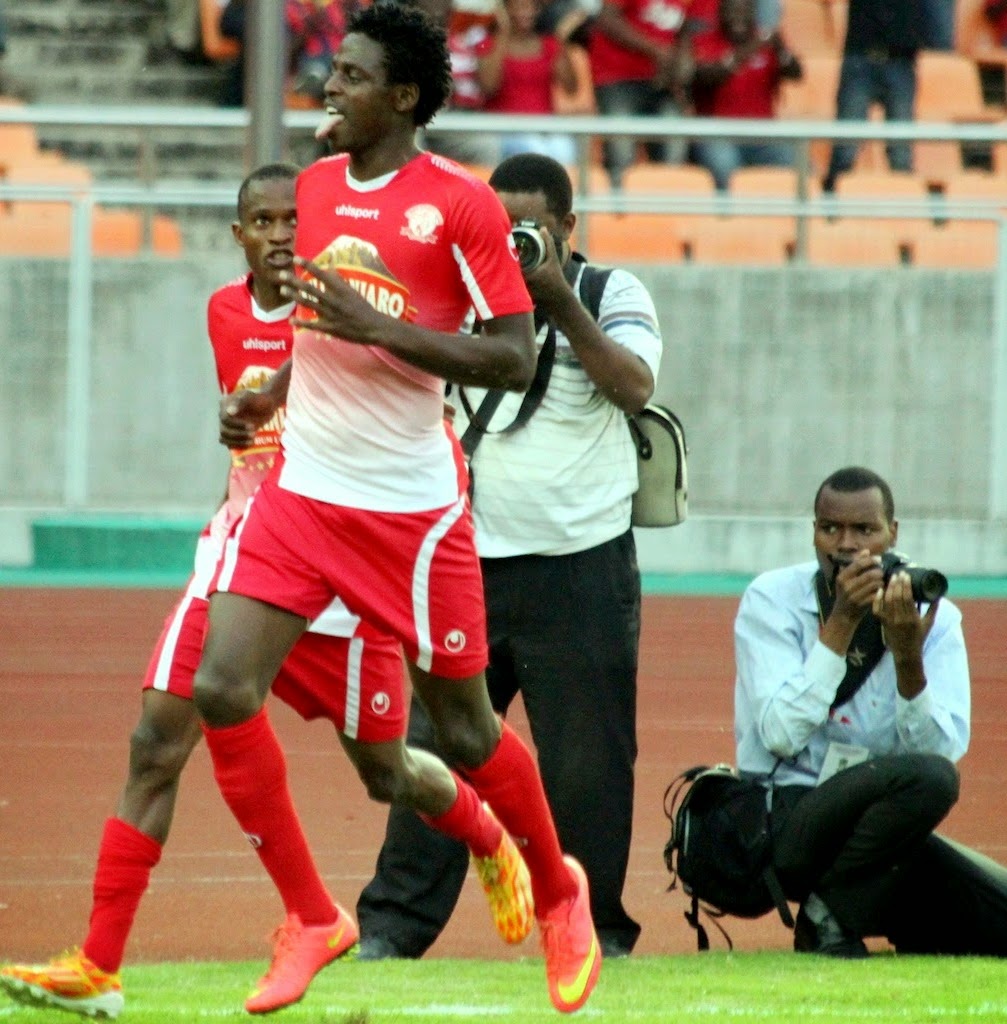 michezo--TIZAMA SIMBA ILIVYOWARARUA WAKENYA LEO TAIFA MBELE YA MAXIMO