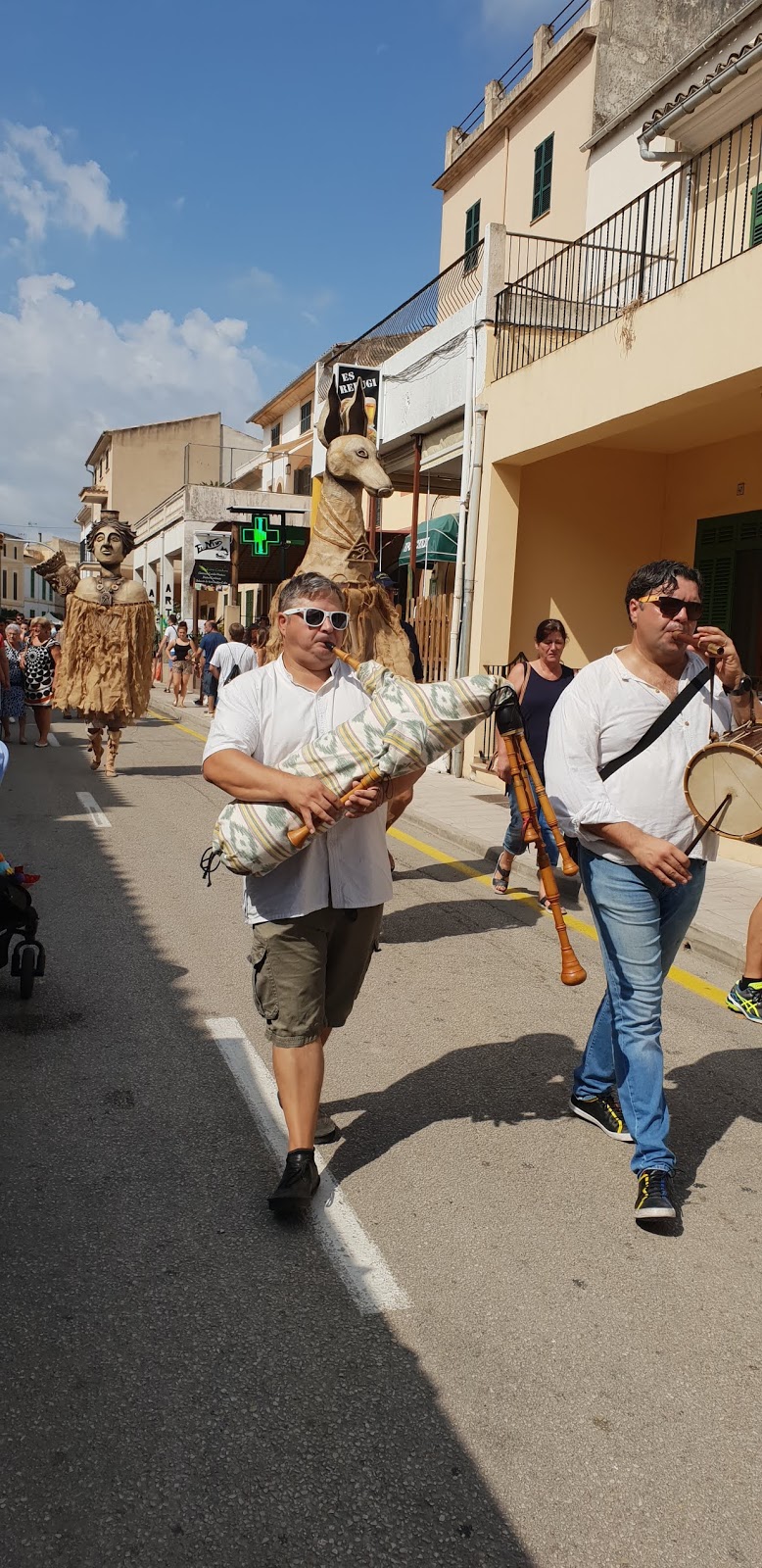 Carmen Oropesa: Xeremía,flabiol y colla, tradiciona mallorquina
