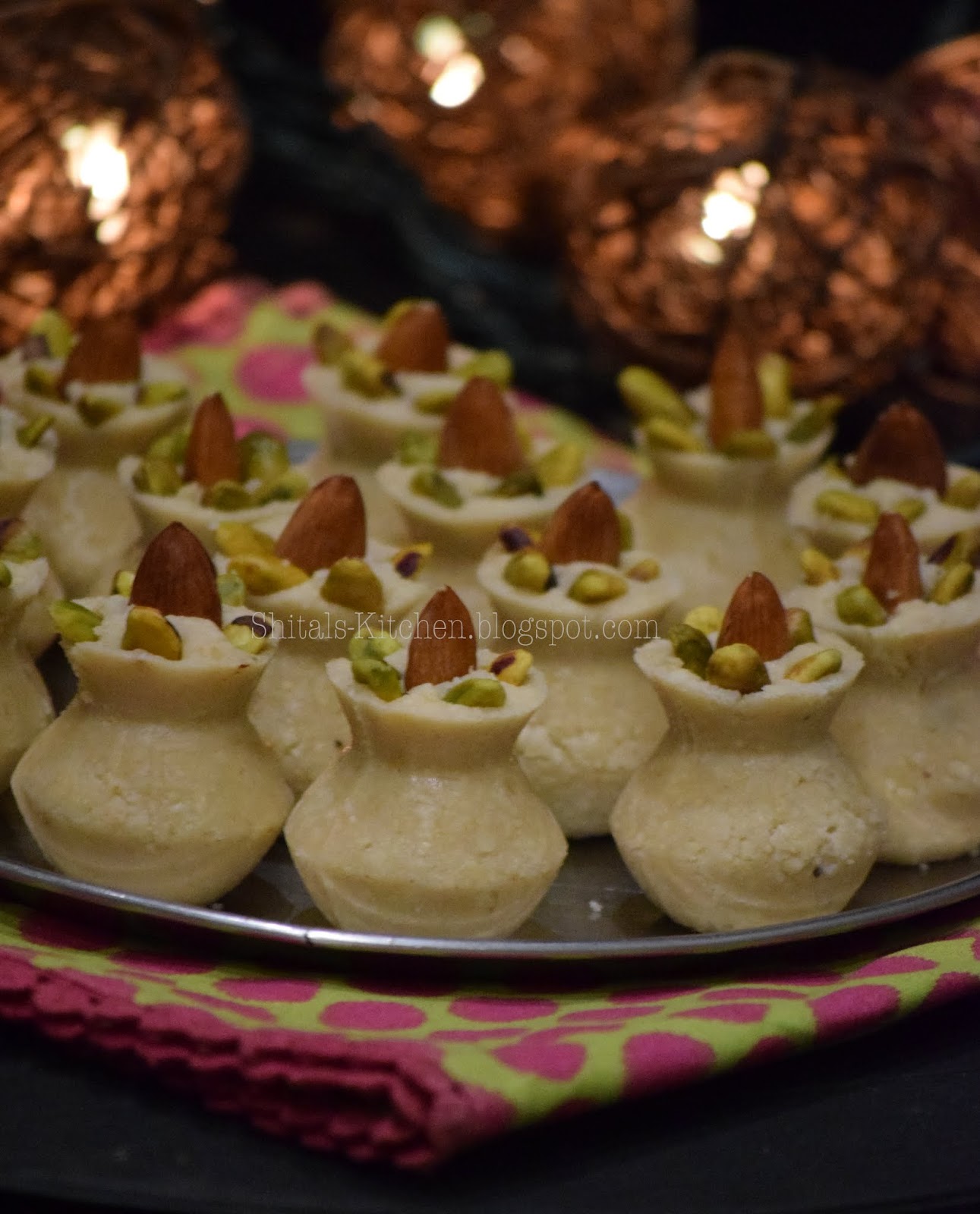 Shital's-Kitchen: Kaju Kalash