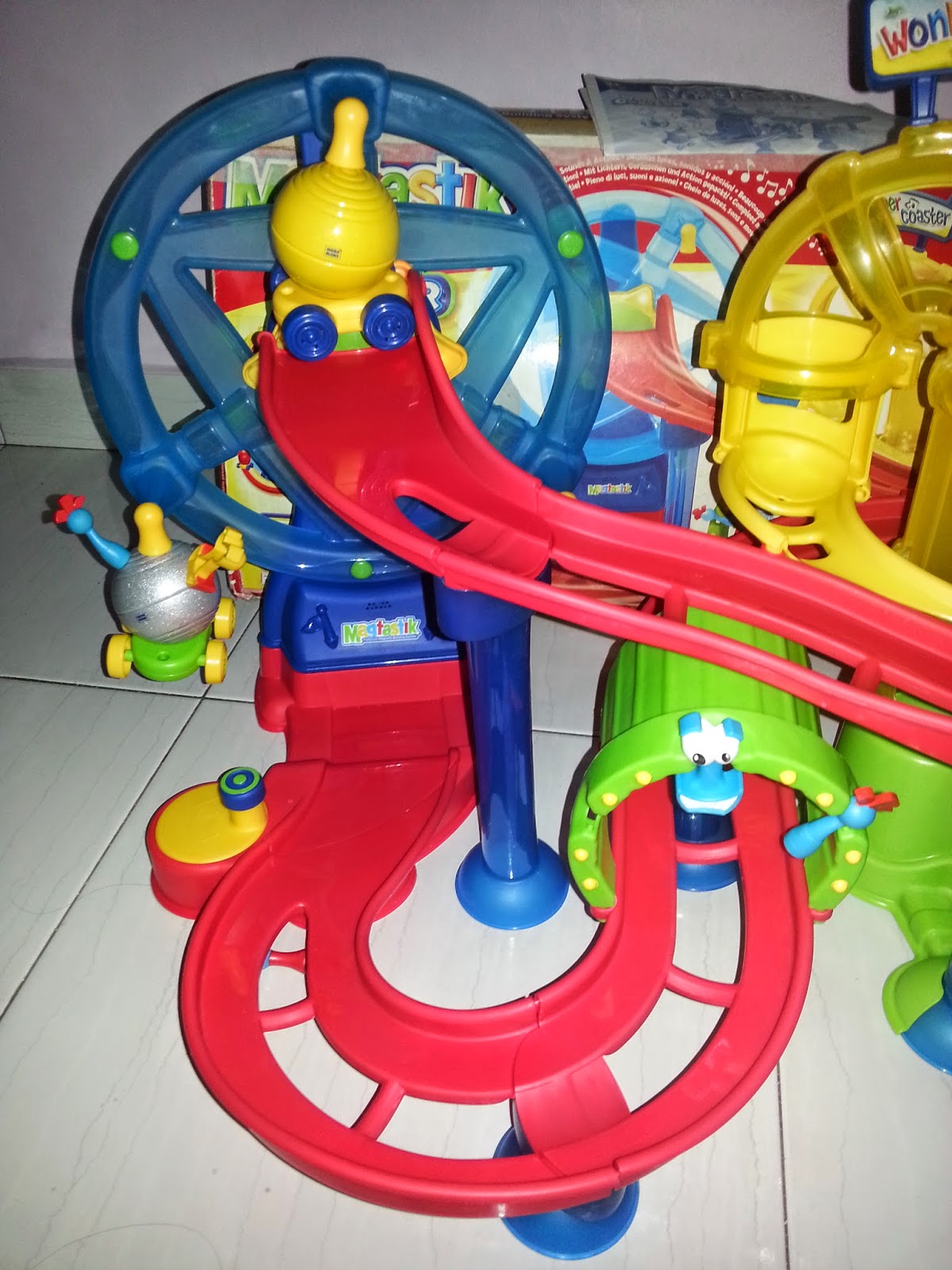 MYBUNDLETOYS2: MEGA BLOKS Magtastik Wonder Coaster (SOLD)