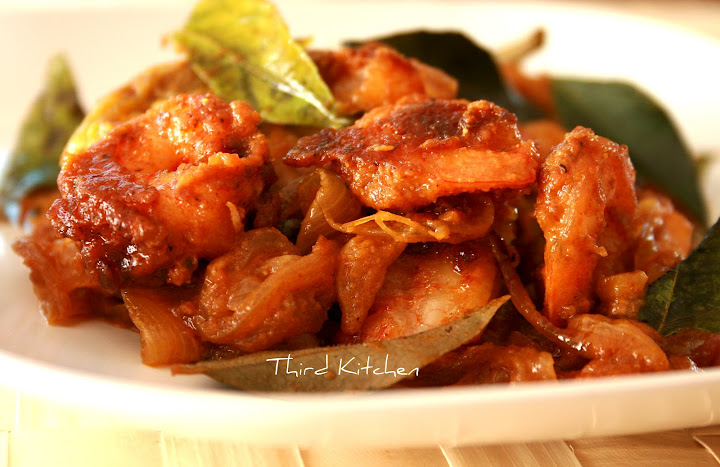 Third Kitchen: Shrimp/ Prawns Pollichathu (ചെമ്മീന്‍ പൊള്ളിച്ചത് )
