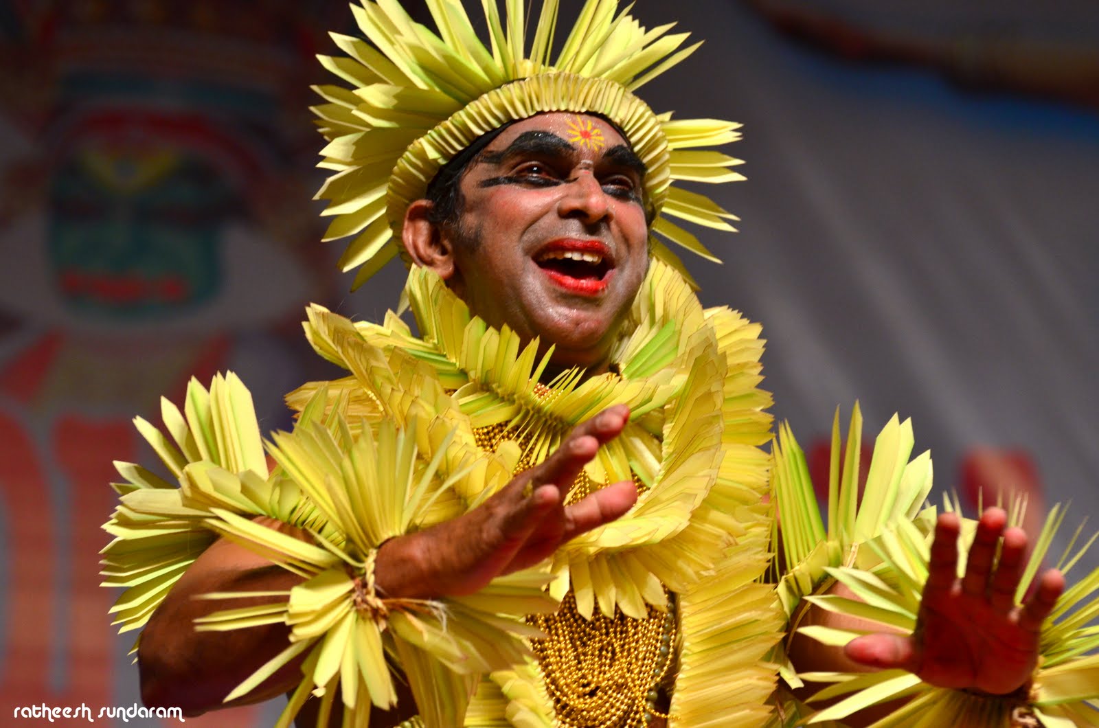 A View to Click !!!: Seethankan Thullal - A semi-classical dance form ...