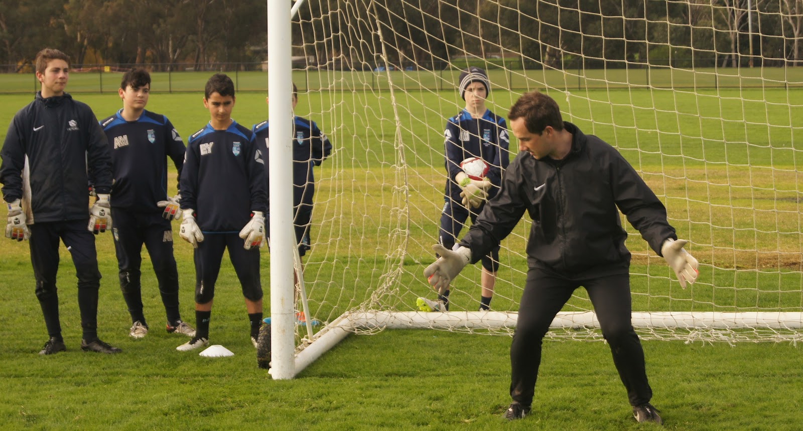 O Treinador de Guarda-Redes Omnipresente