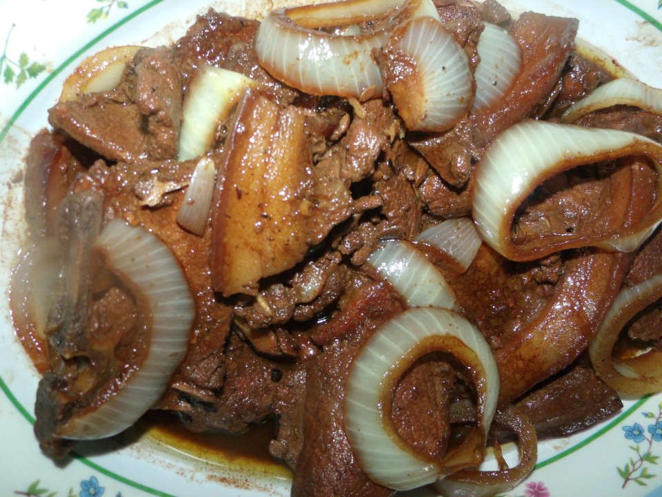 EAT EXPLORE EXPERIENCE: Pork Steak Pinoy Style