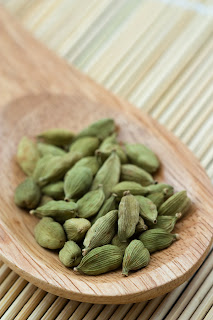 Cardamom for Cold treatment and Teeth infections