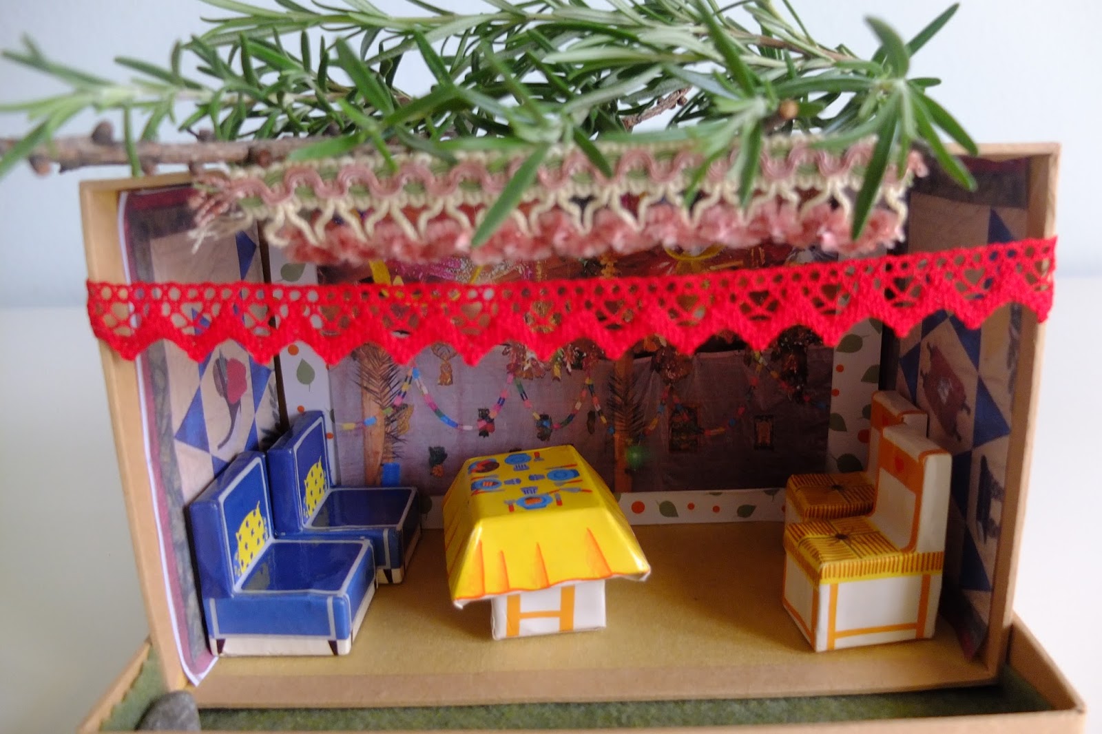 our Jewish little place: cardboard box sukkah