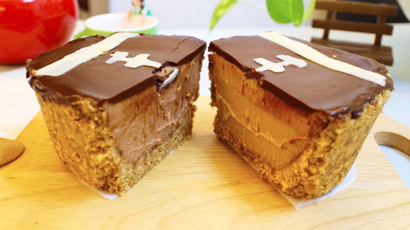 ~ bizarre island ~: No Bake Nutella "Football" Cheesecake
