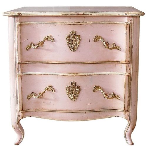 Eye For Design: Decorating With Distressed Pink Furniture