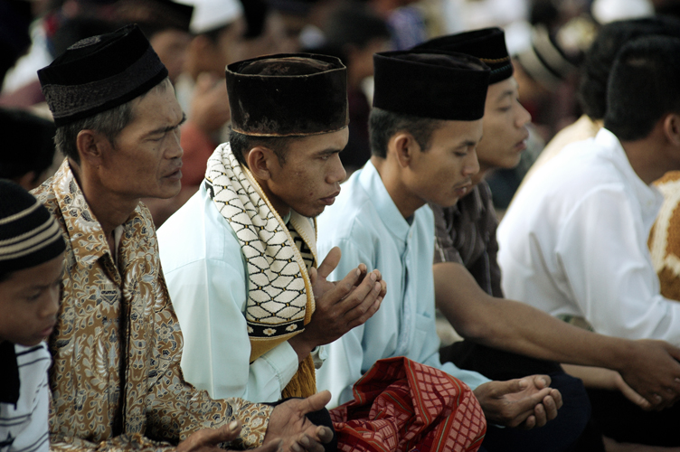 Quran translation in urdu : islam indonesia