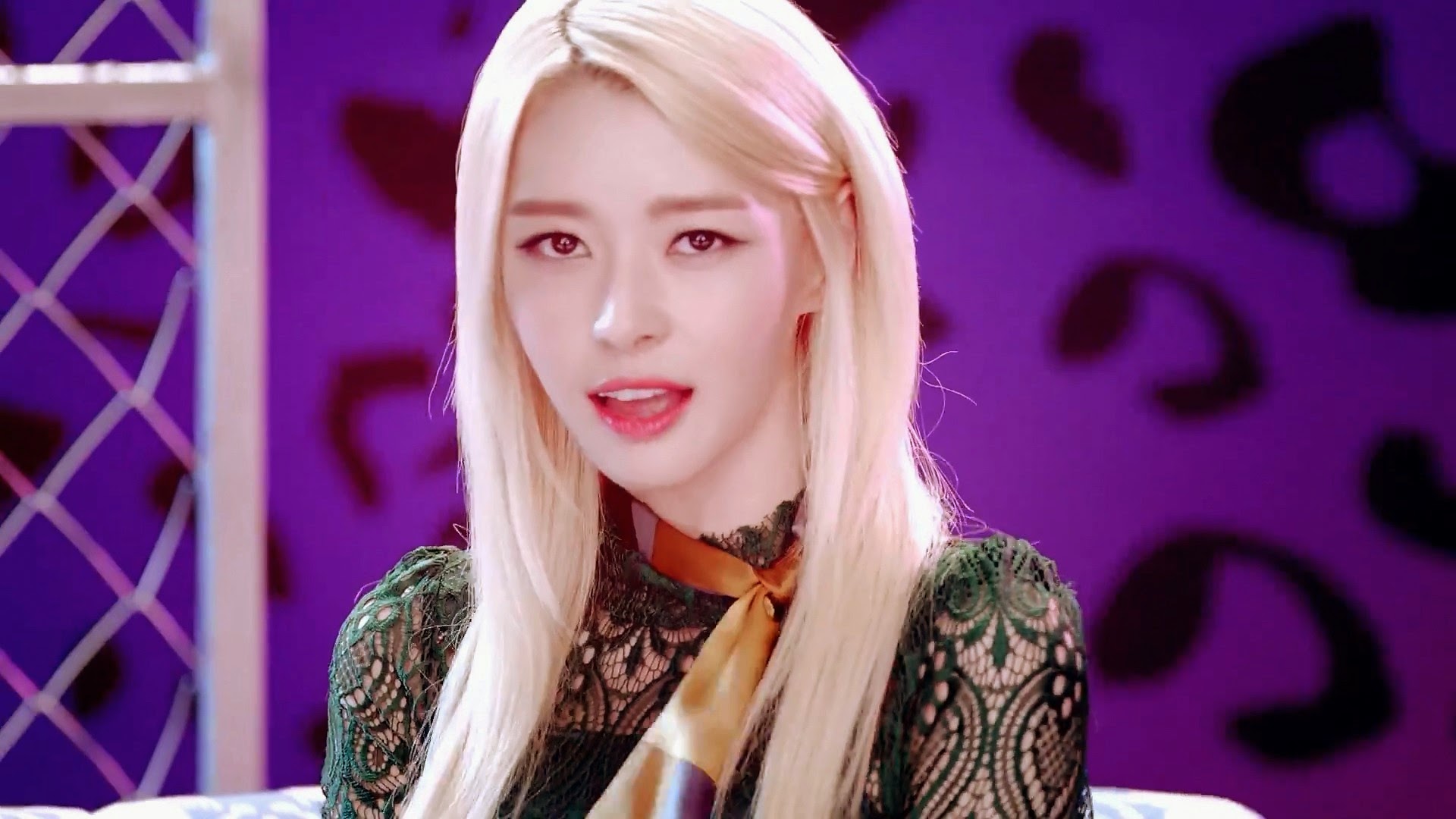 HelloVenus: StickySticky MV +who-is-who | I say myeolchi // k-pop in greek
