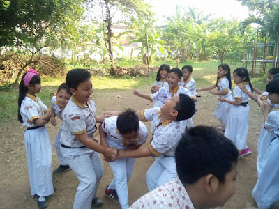 Permainan Tradisional Ular Naga - RIFANFAJRIN.COM