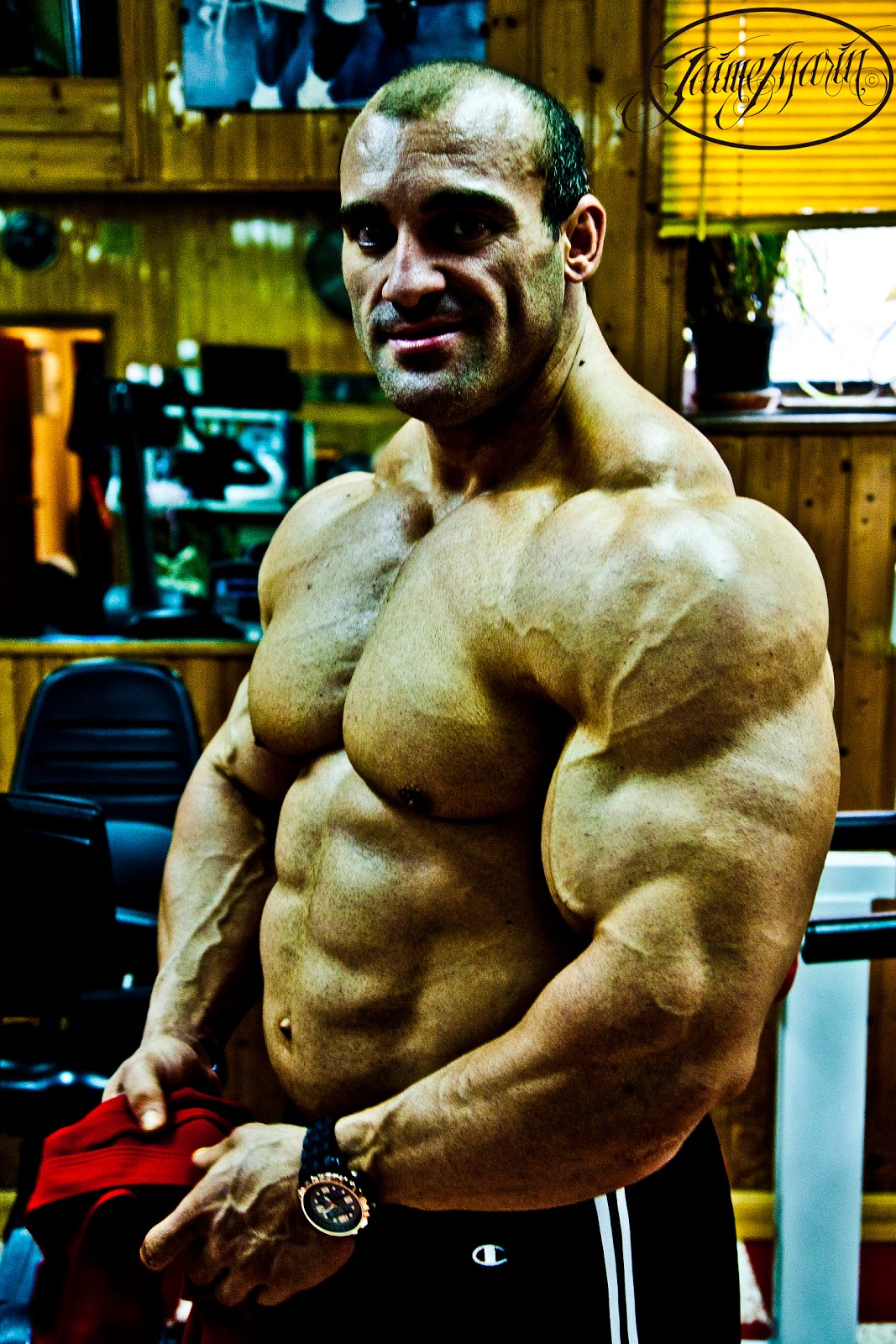 Muscle Lover: The "Spanish Titan" - IFBB Pro bodybuilder Alfonso Del Rio