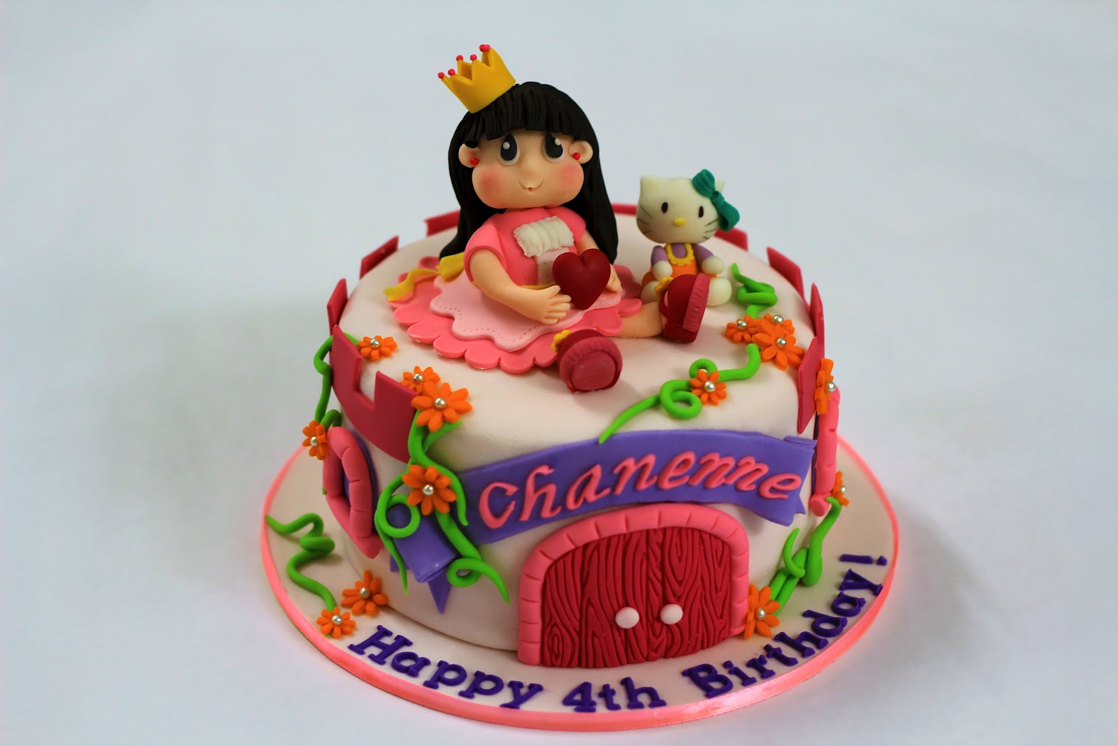 Upper Crust Bakery: Fondant Cake