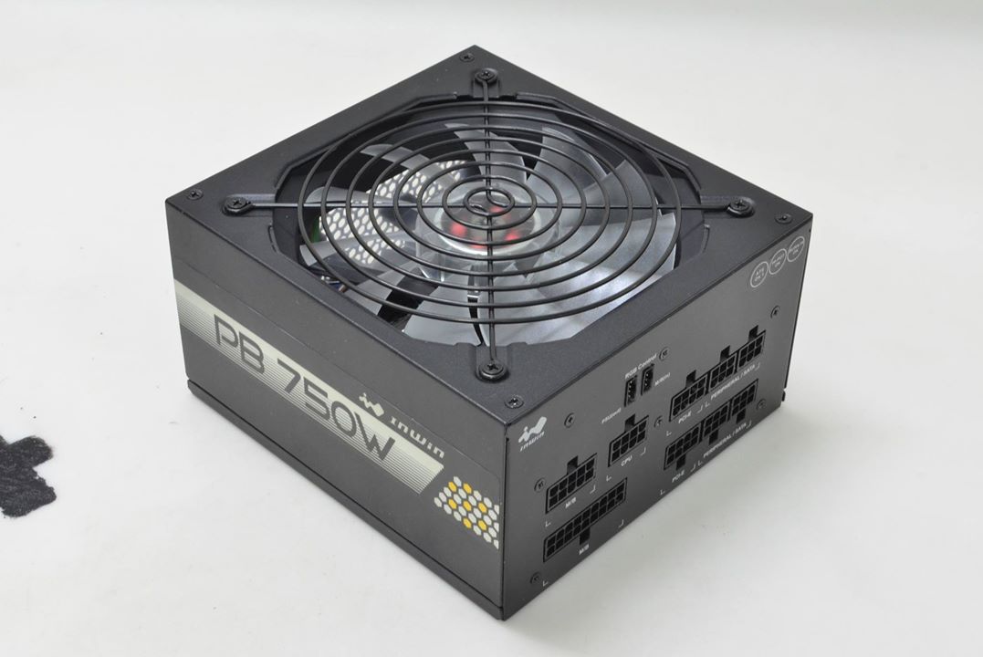 REVIEW - INWIN Premium basic PB750 (750W)