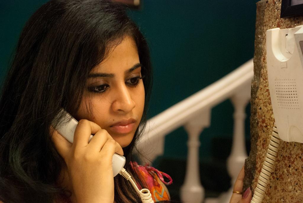 Swati Dixit Hot Romantic Stills in Break Up Movie | Break Up Movie ...