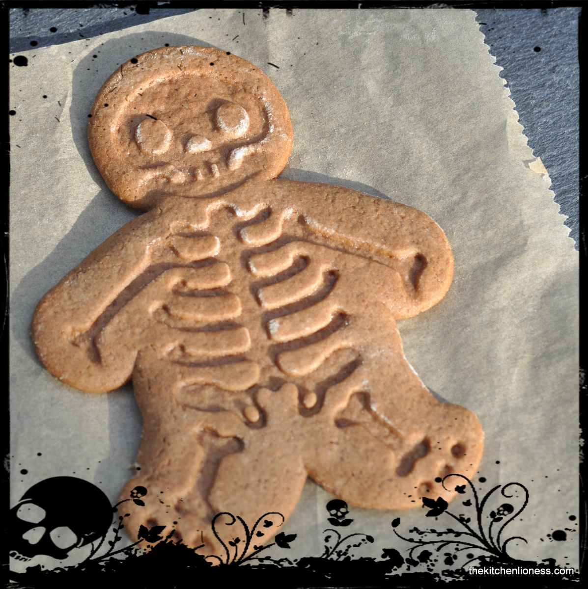The Kitchen Lioness: Gingerdead Men for a Happy Halloween!