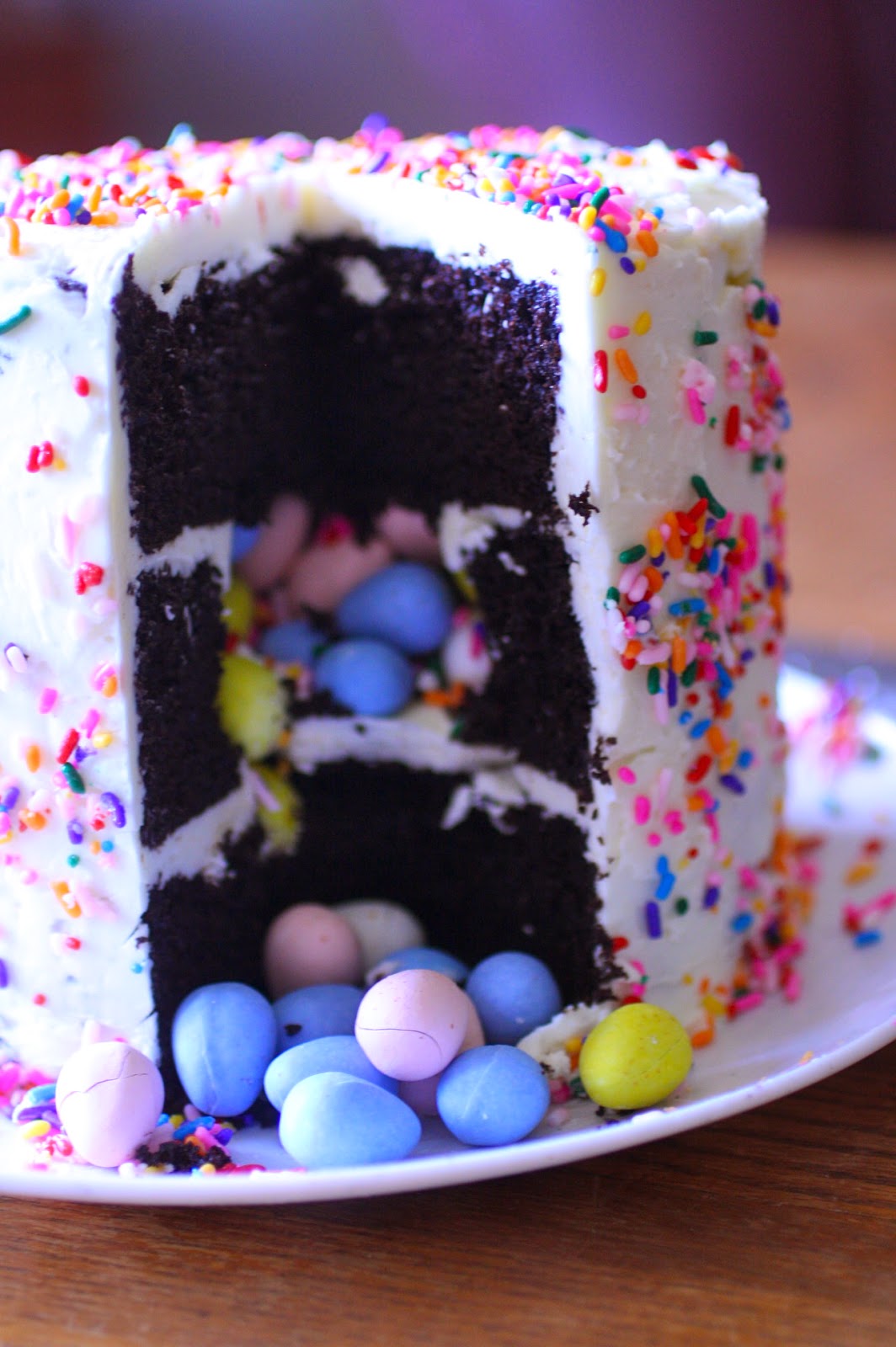 A Dusting of Sugar: Daring Bakers! - Surprise Inside Cake