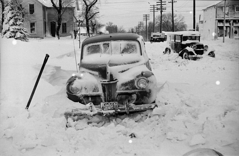 37 Incredible Photos That Show the Easter Blizzard of 1947 in Crookston ...