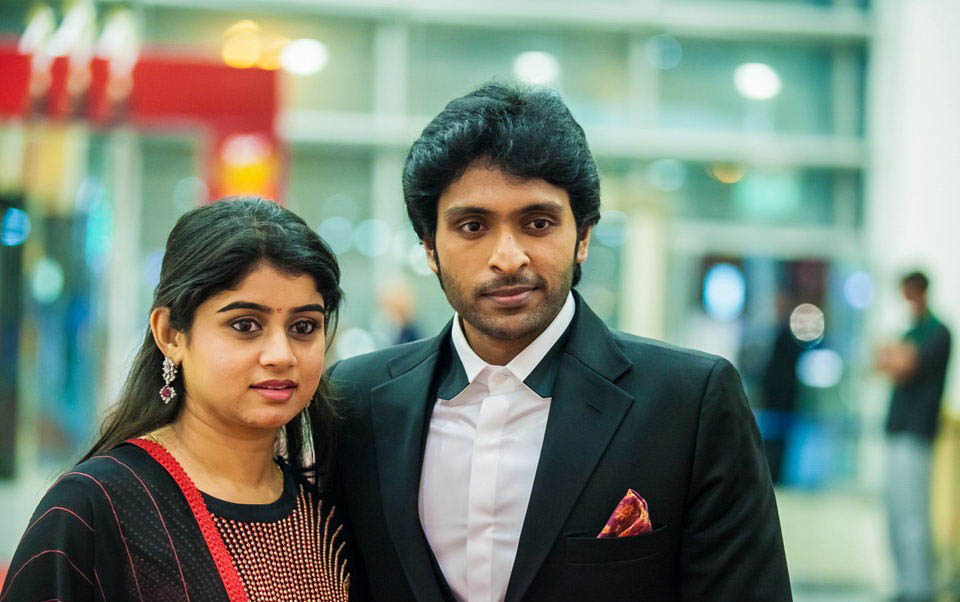 Vikram Prabhu With his Wife at SIIMA Awards 2013 | Veethi