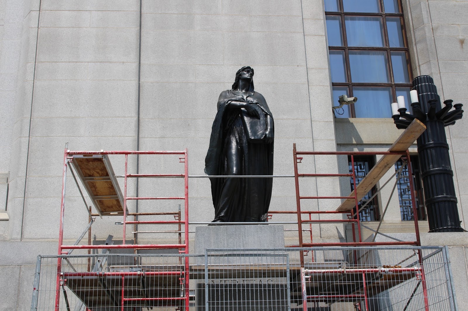 Memorials in Ottawa: Veritas