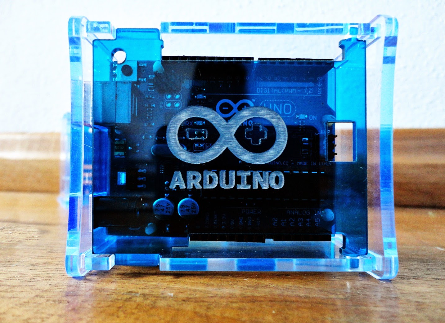 ArduiNerds: Case de Acrílico para Arduino Uno!