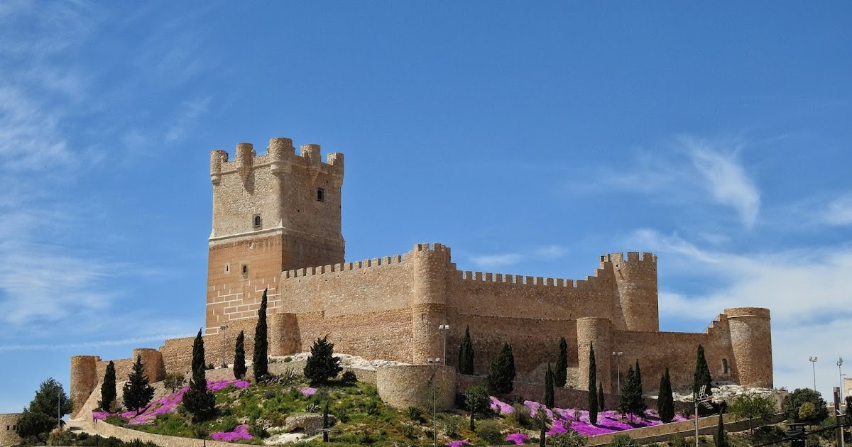 VILLENA CUÉNTAME: 2016 EL CASTILLO DE VILLENA Y LA PRIMAVERA