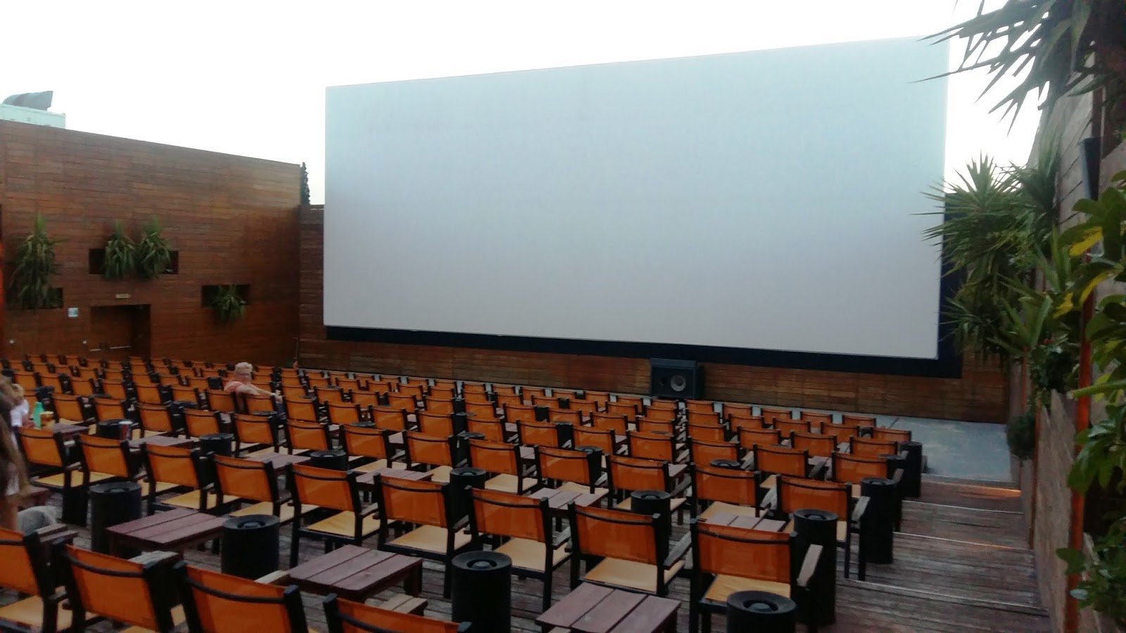 Κινηματογράφοι - Odeon Escape -Αίθουσες 2 & 8 (θερινή)