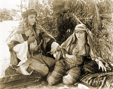 Laura's Miscellaneous Musings: Tonight's Movie: The Sheik (1921) - A ...
