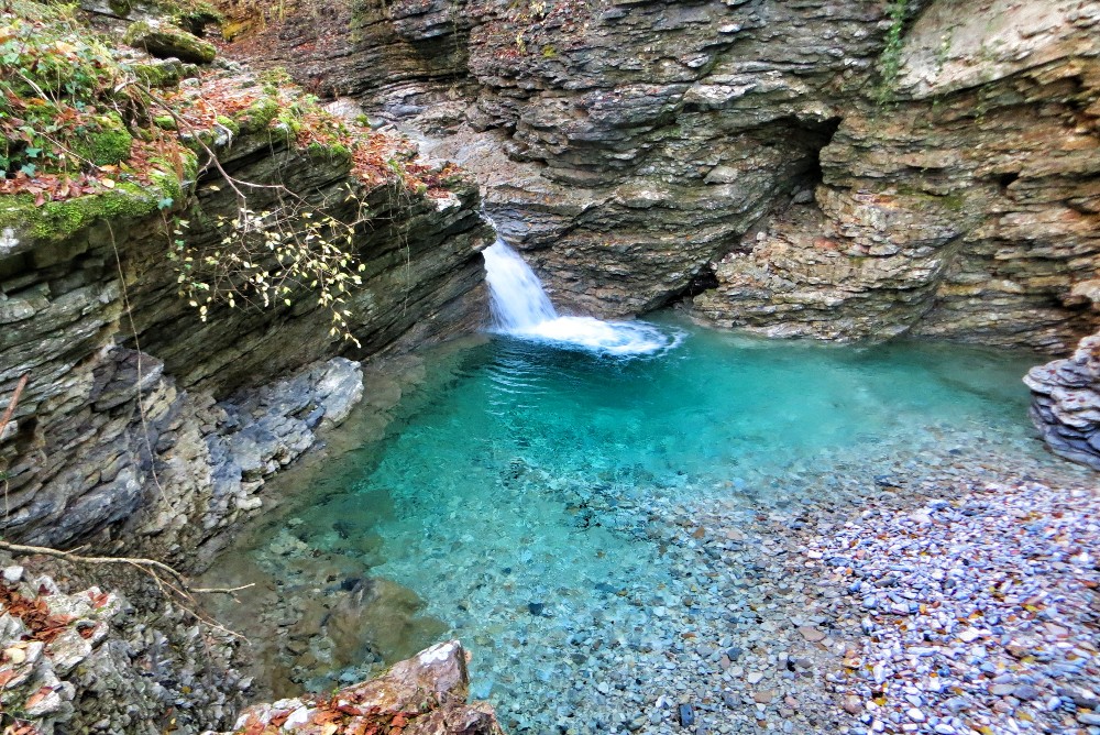 La Grotta Azzurra di Mel, un angolo segreto alle porte di Belluno ...