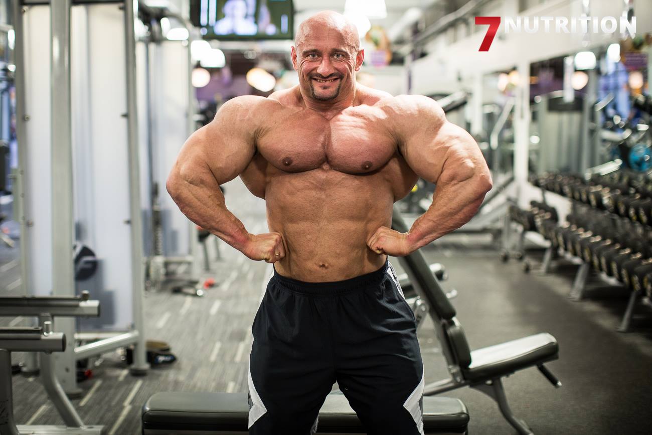 Muscle Lover: Polish IFBB Pro bodybuilder Robert Piotrkowicz